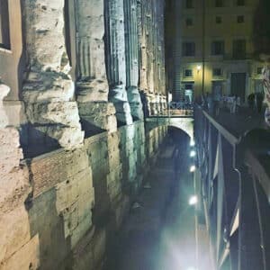 The Roman Stock Exchange: Temple of Hadrian at Piazza di Pietra ...