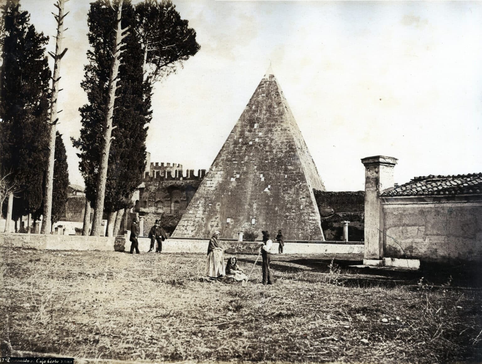 Pyramid of Cestius - Colosseum Rome Tickets