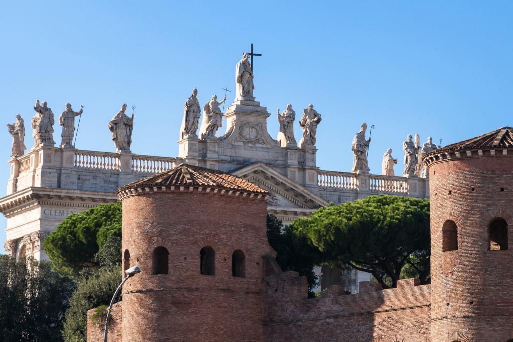 Aurelian Walls - Colosseum Rome Tickets