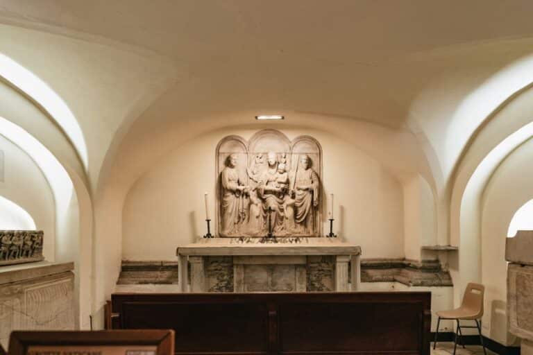 St. Peter’s Basilica and Vatacombs Tour | Uncover Vatican City's Art ...