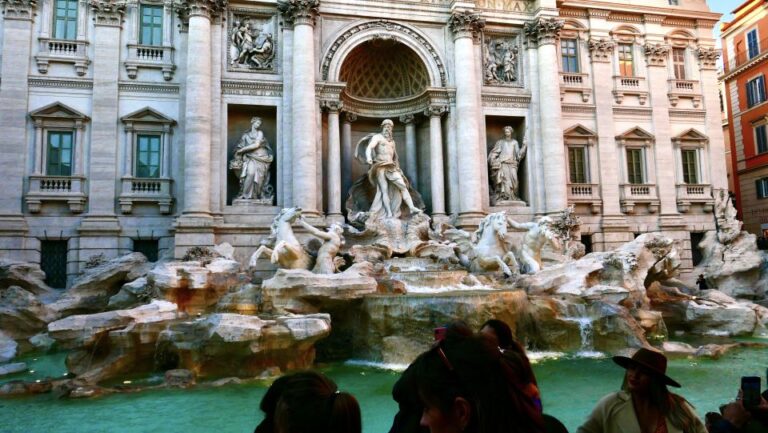 Trevi Fountain and its Underground: Guided Tour