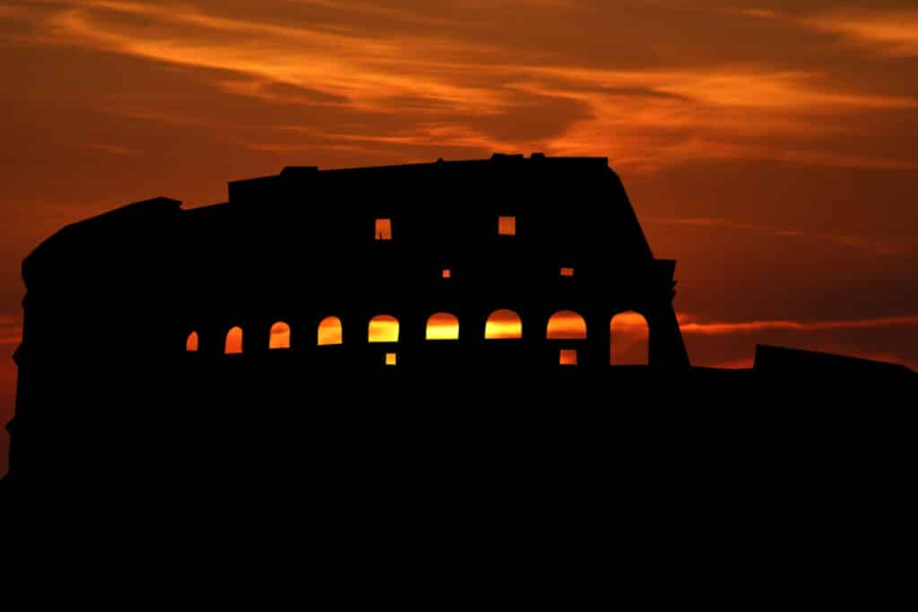 Colosseum Twilight Tour: Experience Rome's Past