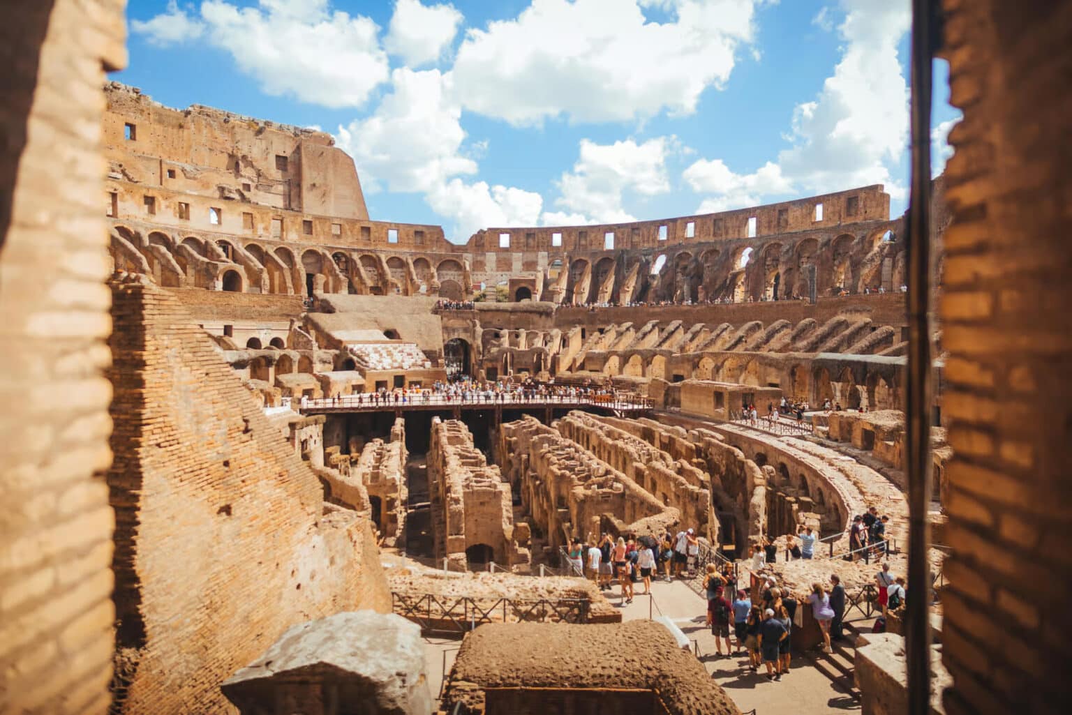 Colosseum Early Morning Tour: Exclusive Small Group Access
