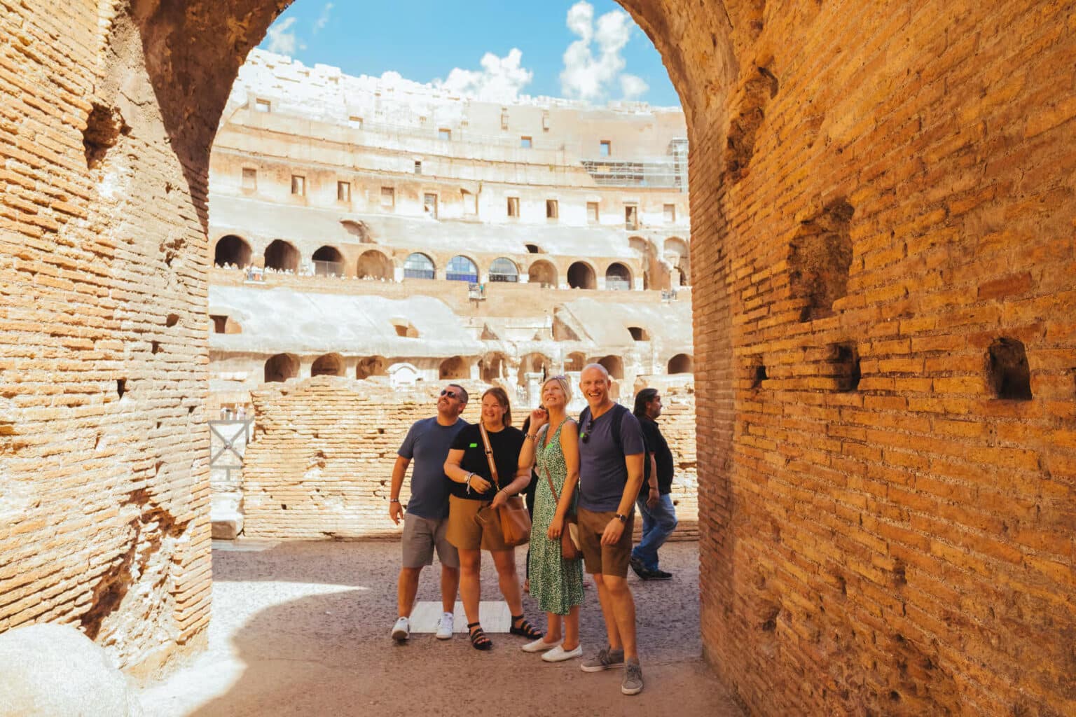 Colosseum Early Morning Tour: Exclusive Small Group Access