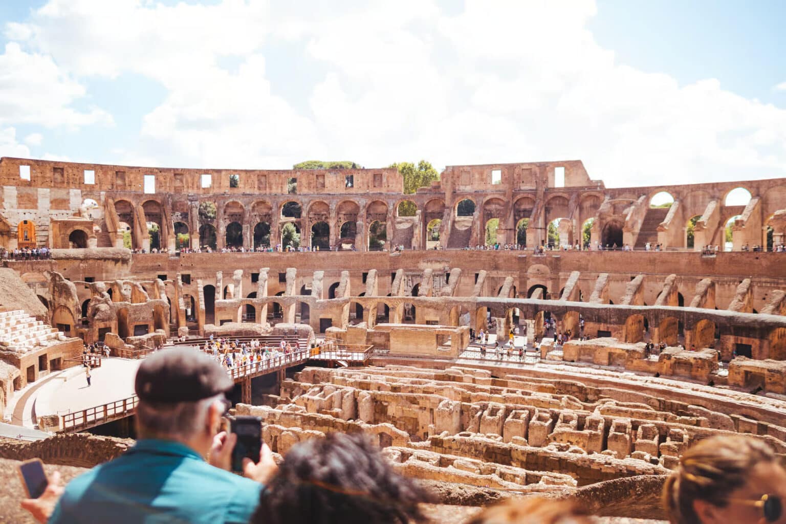 Colosseum Early Morning Tour: Exclusive Small Group Access